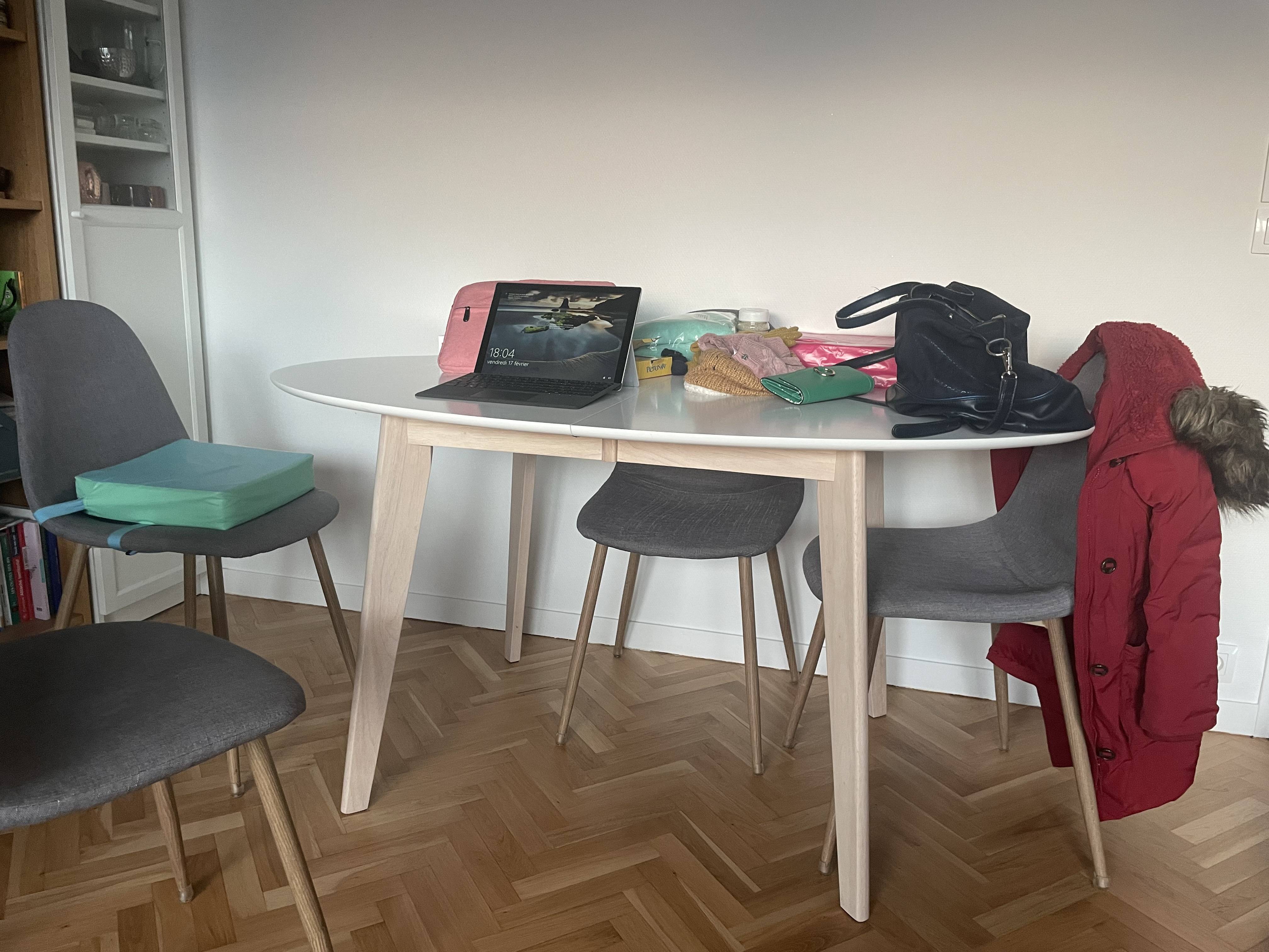 Table à manger extensible ovale blanche et bois clair L150-200 cm LEENA ...