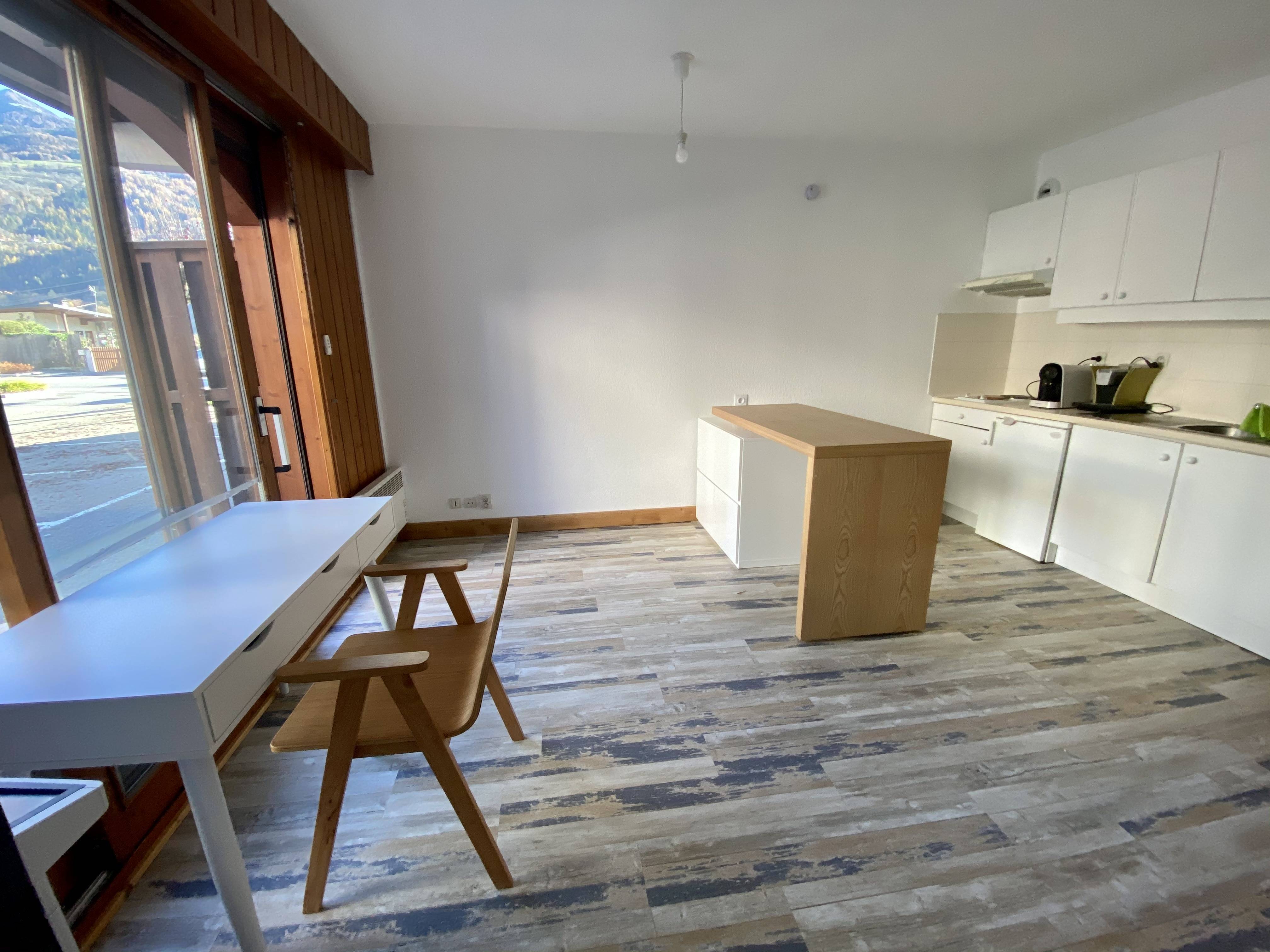 îlot - table de bar modulable avec rangement blanc mat et bois clair ...