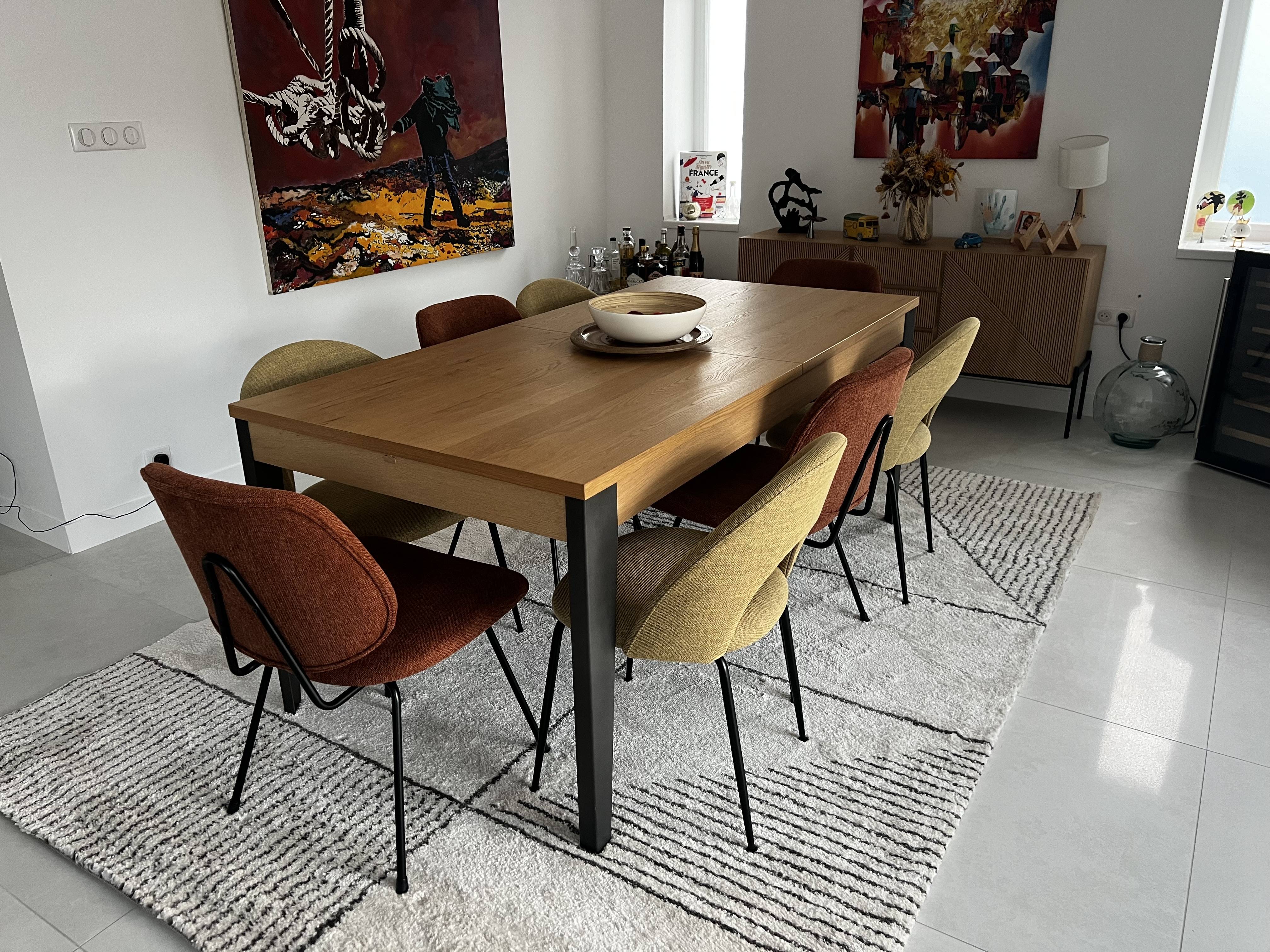 Chaises design en tissu effet velours texturé beige et métal noir (lot ...