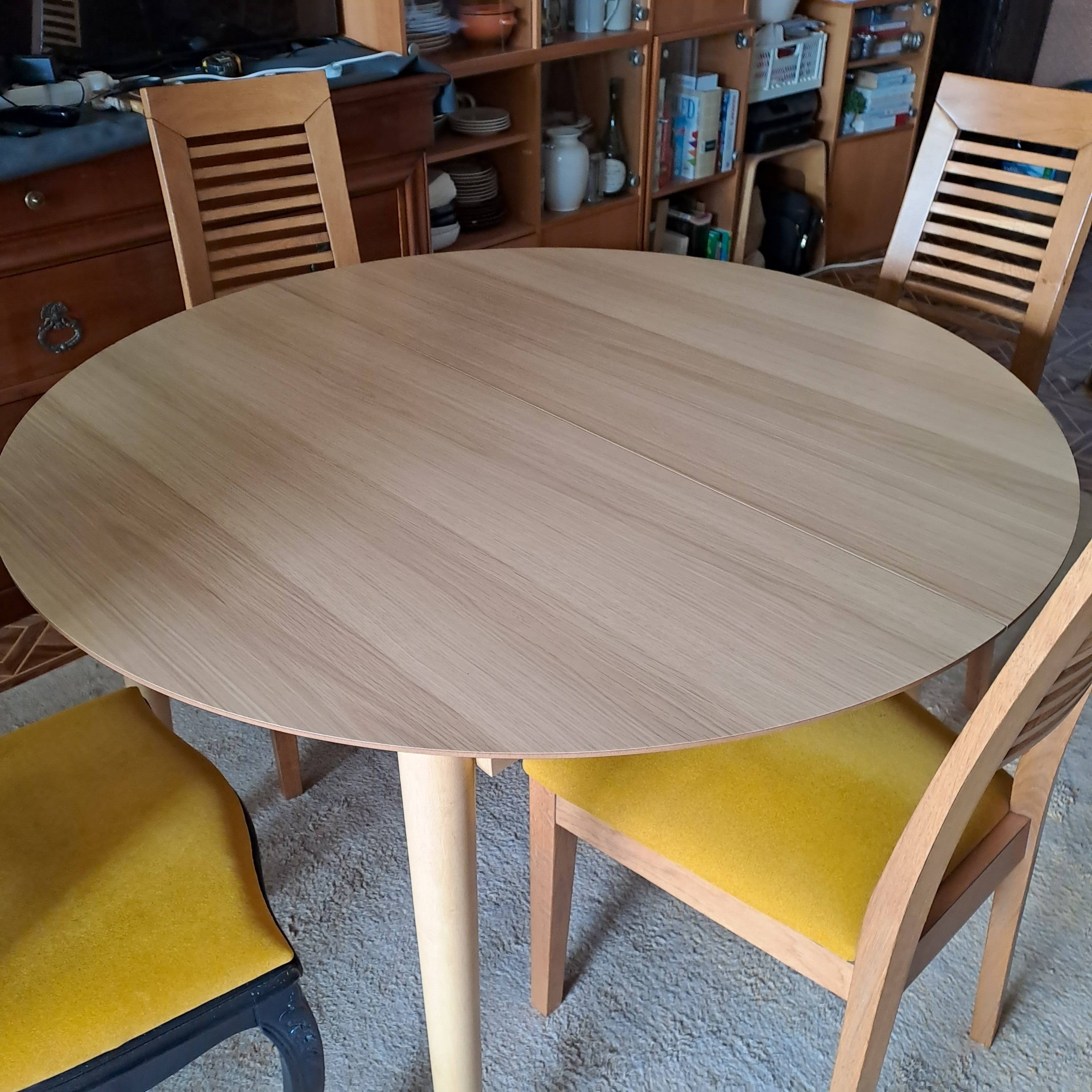 Table extensible rallonges intégrées ronde en bois clair chêne L115-154 ...