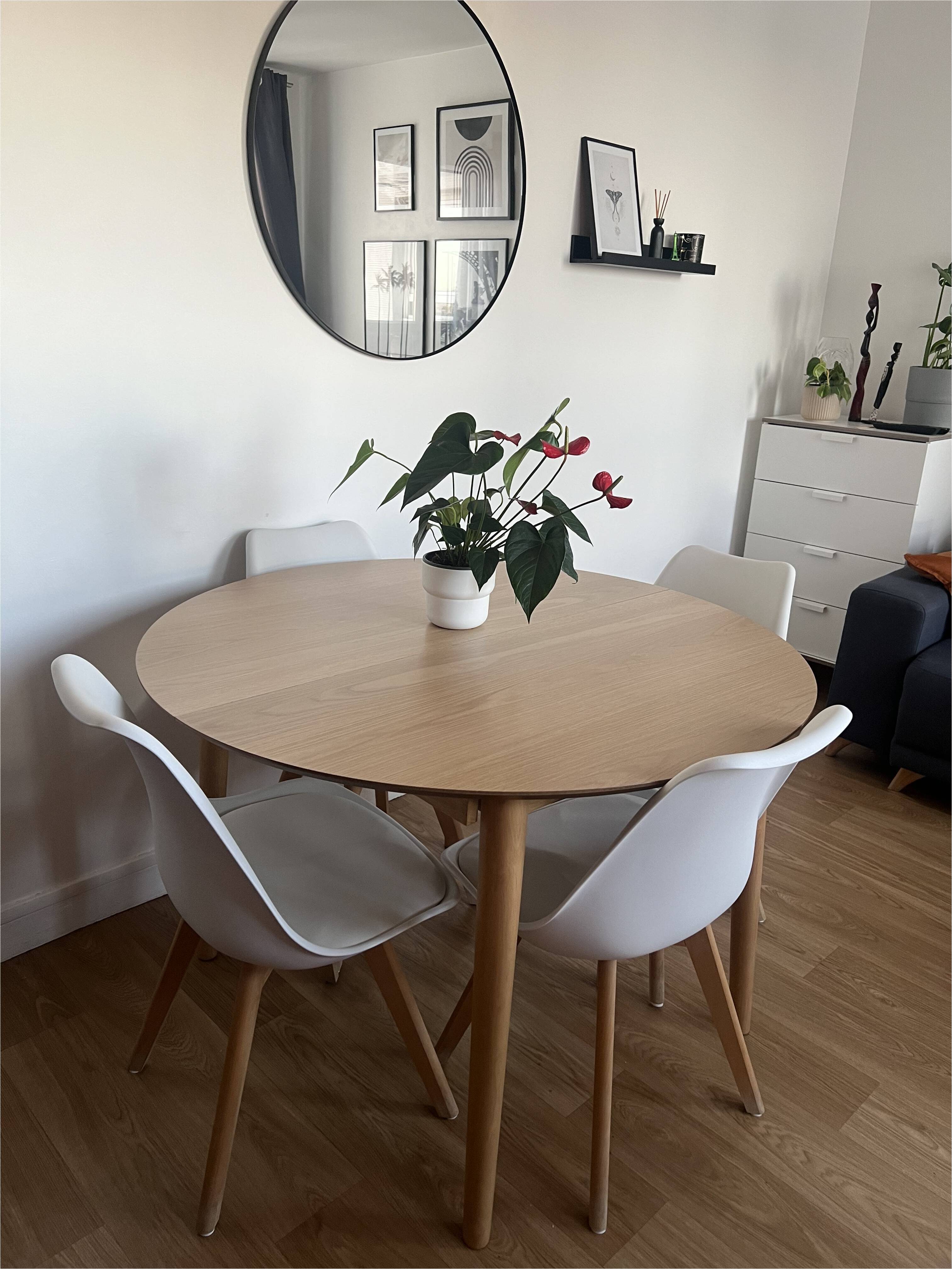 Table extensible rallonges intégrées ronde en bois clair chêne L115-154 ...